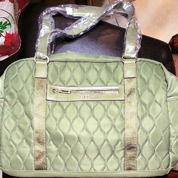 Bella Russo | Bags | Bella Russo Green Quilted Shoulder Bag With ...